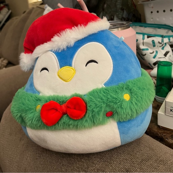 Squishmallows | Toys | Nwot 8 Puff The Penguin Wearing Wreath ...